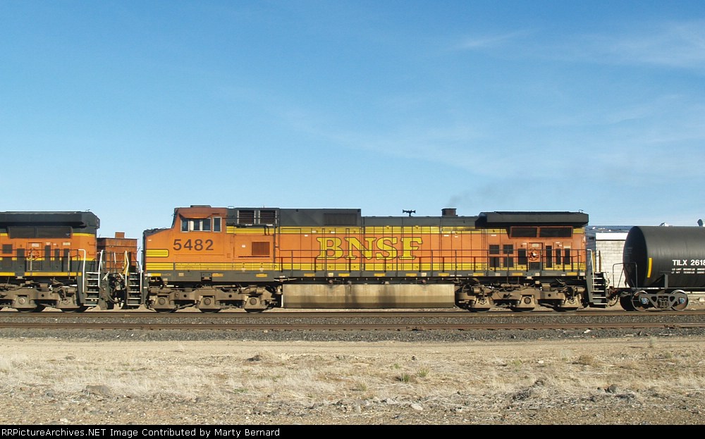 BNSF 5482